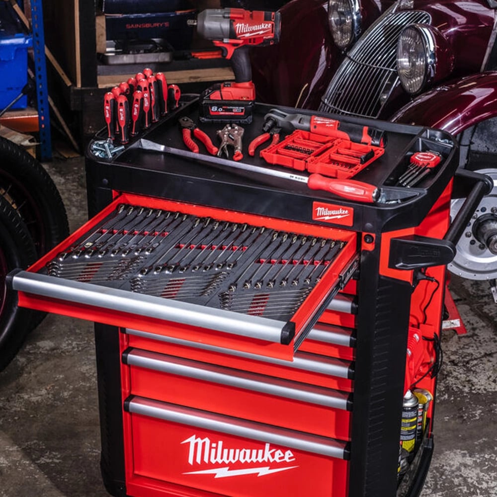 30 inch milwaukee tool box store